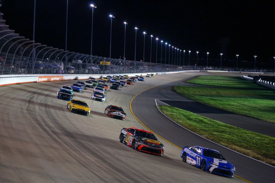 Денни Хэмлин выиграл гонку NASCAR в Нэшвилле, пилоты Joe Gibbs Racing ...