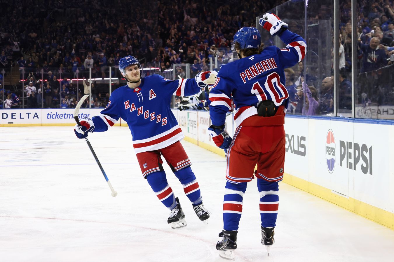 Защитник «Рейнджерс» Адам Фокс не попал в состав олимпийской сборной ...