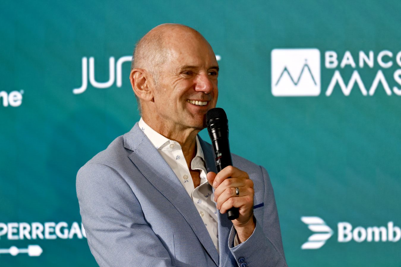 «Понятия не имею». Эдриан Ньюи — о том, как «Астон Мартин» покажет себя в сезоне-2026 Ф-1 ...