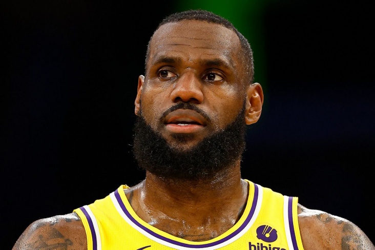 «Мне скоро 41 год. Был счастлив сидеть на диване». Леброн — о паузе в ...